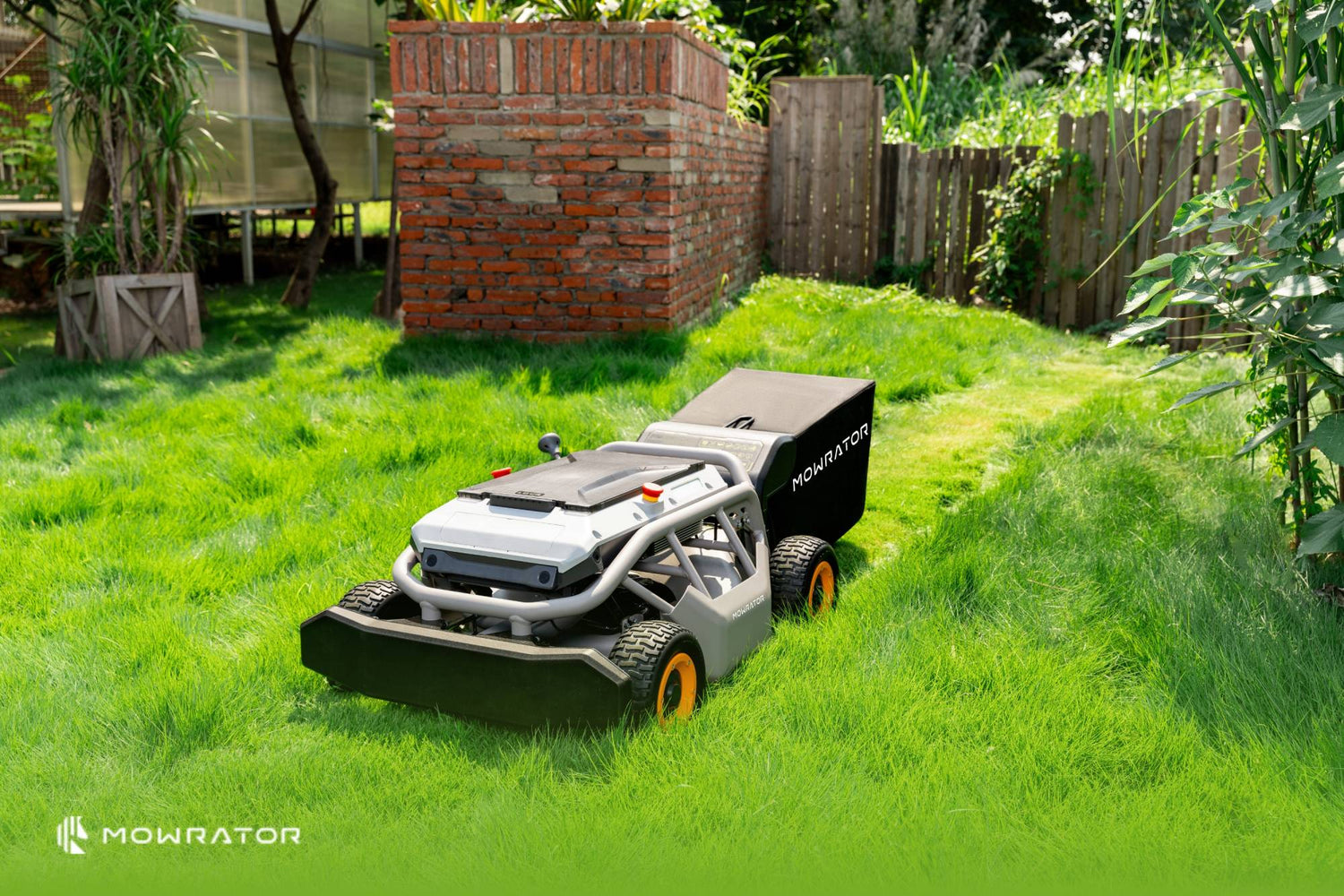 Who Invented the Lawn Mower? | History of the Lawn Mower – Mowrator AU